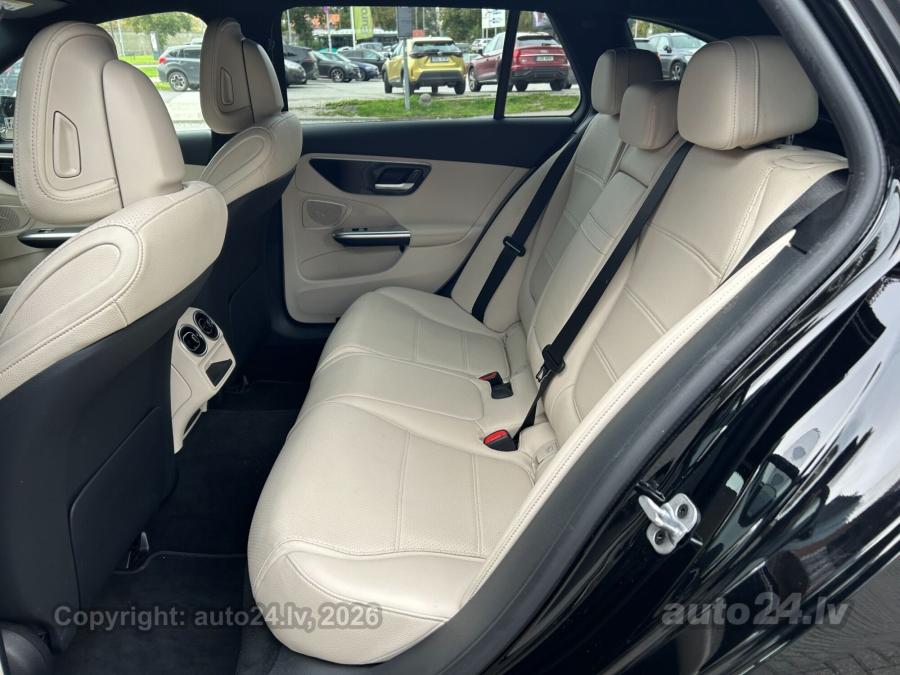 Melns Mercedes-Benz C-Class 2023 Tallina, ar dzinēja tilpumu 2.00 L un nobraukumu 66 tūkst. km par 32990 €, foto 11 vietnē AUTOMOTO.COM.LV