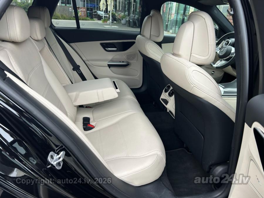 Melns Mercedes-Benz C-Class 2023 Tallina, ar dzinēja tilpumu 2.00 L un nobraukumu 66 tūkst. km par 32990 €, foto 12 vietnē AUTOMOTO.COM.LV