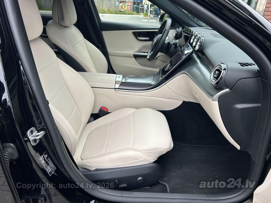 Melns Mercedes-Benz C-Class 2023 Tallina, ar dzinēja tilpumu 2.00 L un nobraukumu 66 tūkst. km par 32990 €, foto 13 vietnē AUTOMOTO.COM.LV