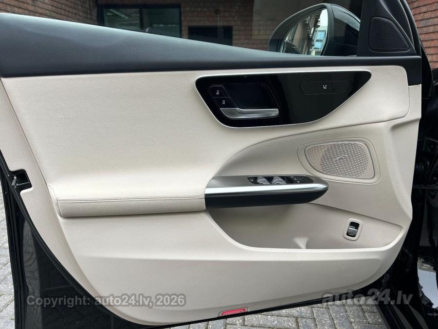 Melns Mercedes-Benz C-Class 2023 Tallina, ar dzinēja tilpumu 2.00 L un nobraukumu 66 tūkst. km par 32990 €, foto 24 vietnē AUTOMOTO.COM.LV