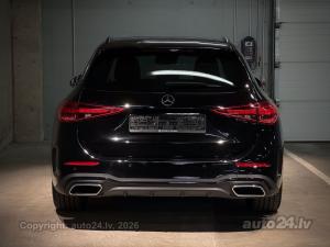 Black Mercedes-Benz C-Class 2023 in Tallinn, with an engine capacity of 2.00 L and mileage of 151 thousand km for 27990 €, photo 9 on AUTOMOTO.COM.LV