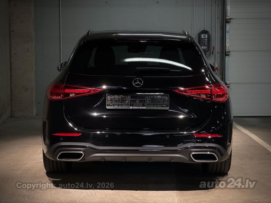 Black Mercedes-Benz C-Class 2023 in Tallinn, with an engine capacity of 2.00 L and mileage of 151 thousand km for 27990 €, photo 9 on AUTOMOTO.COM.LV
