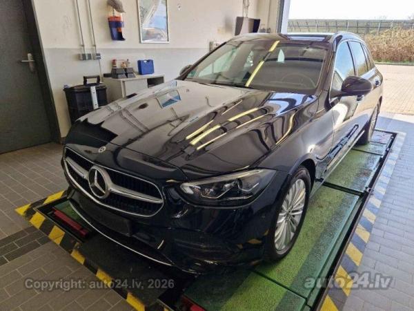 Melns Mercedes-Benz C-Class 2025 Tallina, ar dzinēja tilpumu 2.00 L un nobraukumu 77 tūkst. km par 31995 €, foto 1 vietnē AUTOMOTO.COM.LV
