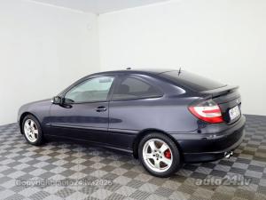 Zils Mercedes-Benz C-Class 2004 Tallina, ar dzinēja tilpumu 2.20 L un nobraukumu 228 tūkst. km par 1599 €, foto 4 vietnē AUTOMOTO.COM.LV