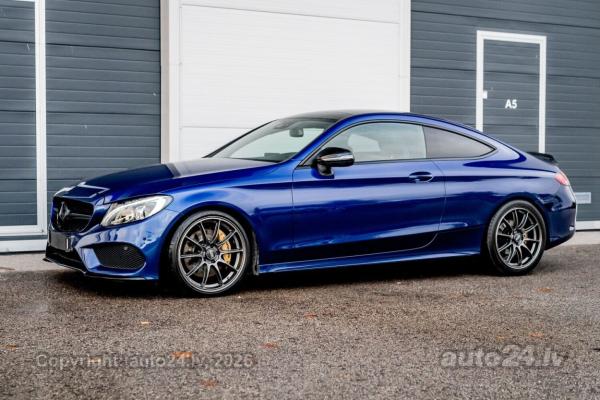 Blue Mercedes-Benz C-Class 2018 in Parnu, with an engine capacity of 2.00 L and mileage of 143 thousand km for 25100 €, photo 3 on AUTOMOTO.COM.LV
