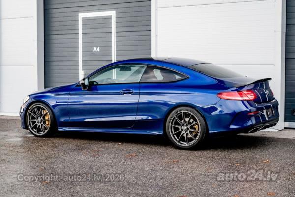Blue Mercedes-Benz C-Class 2018 in Parnu, with an engine capacity of 2.00 L and mileage of 143 thousand km for 25100 €, photo 4 on AUTOMOTO.COM.LV