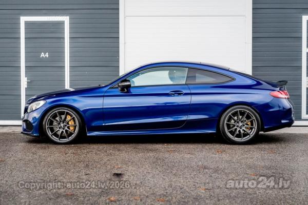 Blue Mercedes-Benz C-Class 2018 in Parnu, with an engine capacity of 2.00 L and mileage of 143 thousand km for 25100 €, photo 7 on AUTOMOTO.COM.LV