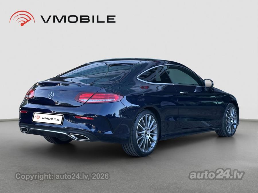 Zils Mercedes-Benz C-Class 2020 Rīga, ar dzinēja tilpumu 2.00 L un nobraukumu 18 tūkst. km par 41990 €, foto 3 vietnē AUTOMOTO.COM.LV
