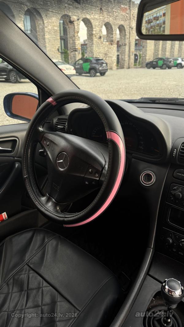 Zils Mercedes-Benz C-Class 2003 Tallina, ar dzinēja tilpumu 2.10 L un nobraukumu 0 tūkst. km par 1800 €, foto 10 vietnē AUTOMOTO.COM.LV