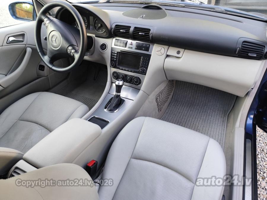 Blue Mercedes-Benz C-Class 2005 in Tallinn, with an engine capacity of 1.80 L and mileage of 174 thousand km for 2500 €, photo 10 on AUTOMOTO.COM.LV