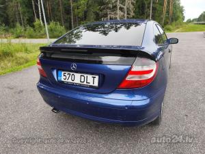 Zils Mercedes-Benz C-Class 2005 Tallina, ar dzinēja tilpumu 1.80 L un nobraukumu 174 tūkst. km par 2500 €, foto 6 vietnē AUTOMOTO.COM.LV