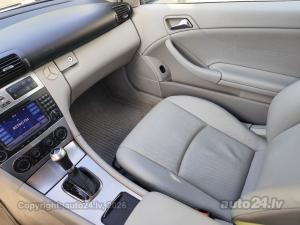 Zils Mercedes-Benz C-Class 2005 Tallina, ar dzinēja tilpumu 1.80 L un nobraukumu 174 tūkst. km par 2500 €, foto 14 vietnē AUTOMOTO.COM.LV