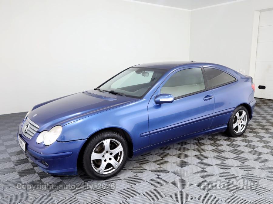 Blue Mercedes-Benz C-Class 2005 in Tallinn, with an engine capacity of 2.10 L and mileage of 329 thousand km for 699 €, photo 3 on AUTOMOTO.COM.LV