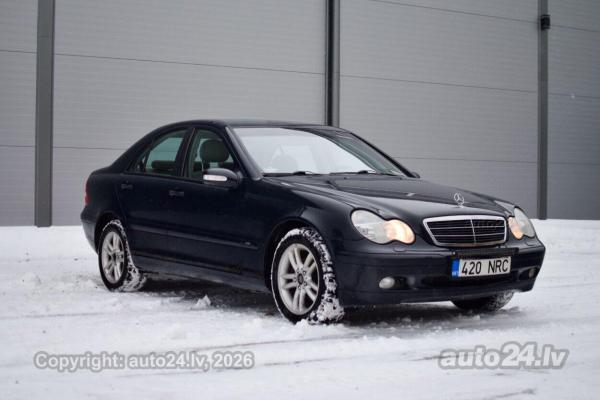 Zils Mercedes-Benz C-Class 2001 Tallina, ar dzinēja tilpumu 2.00 L un nobraukumu 235 tūkst. km par 2350 €, foto 3 vietnē AUTOMOTO.COM.LV