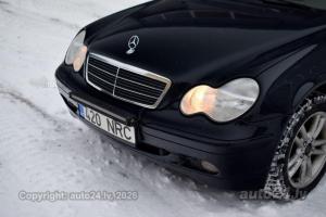 Blue Mercedes-Benz C-Class 2001 in Tallinn, with an engine capacity of 2.00 L and mileage of 235 thousand km for 2350 €, photo 4 on AUTOMOTO.COM.LV