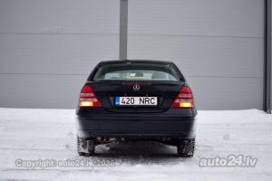 Blue Mercedes-Benz C-Class 2001 in Tallinn, with an engine capacity of 2.00 L and mileage of 235 thousand km for 2350 €, photo 5 on AUTOMOTO.COM.LV
