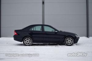 Zils Mercedes-Benz C-Class 2001 Tallina, ar dzinēja tilpumu 2.00 L un nobraukumu 235 tūkst. km par 2350 €, foto 9 vietnē AUTOMOTO.COM.LV