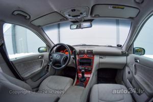 Zils Mercedes-Benz C-Class 2001 Tallina, ar dzinēja tilpumu 2.00 L un nobraukumu 235 tūkst. km par 2350 €, foto 10 vietnē AUTOMOTO.COM.LV