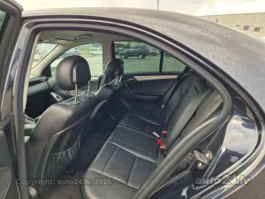 Blue Mercedes-Benz C-Class 2004 in Tallinn, with an engine capacity of 2.10 L and mileage of 370 thousand km for 2499 €, photo 12 on AUTOMOTO.COM.LV