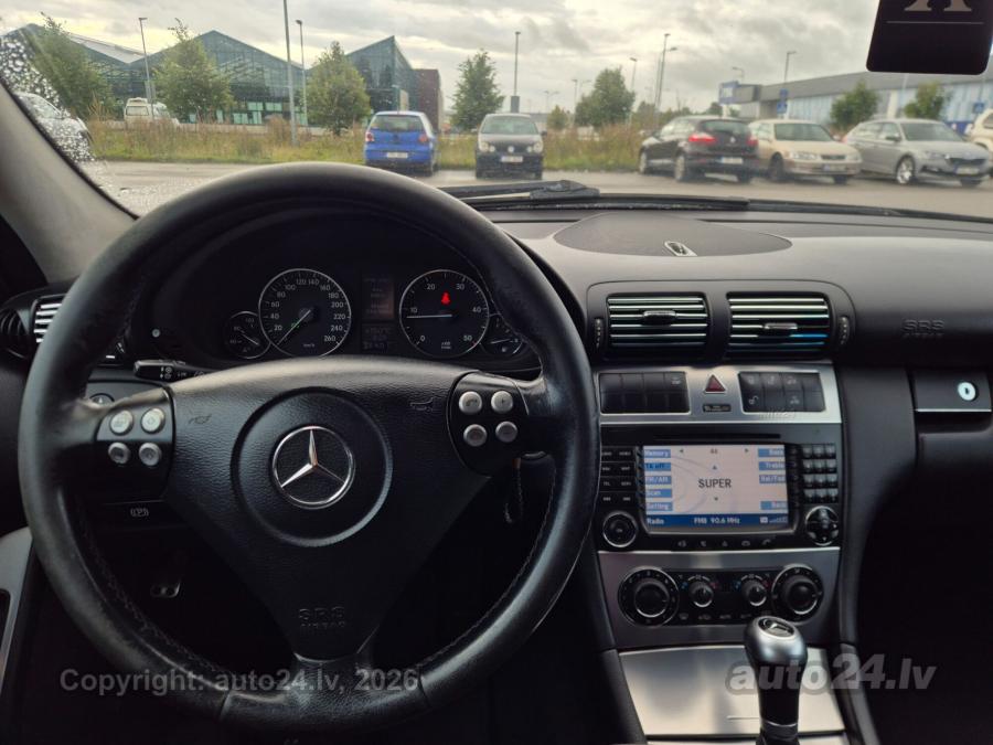 Blue Mercedes-Benz C-Class 2004 in Tallinn, with an engine capacity of 2.10 L and mileage of 370 thousand km for 2499 €, photo 13 on AUTOMOTO.COM.LV