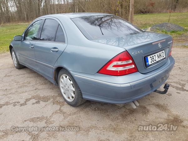 Blue Mercedes-Benz C-Class 2005 in Tallinn, with an engine capacity of 1.80 L and mileage of 0 thousand km for 2500 €, photo 1 on AUTOMOTO.COM.LV
