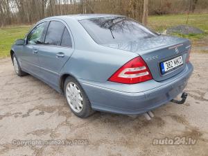 Синий Мерседес Ц-Класс 2005 в Таллин, объемом двигателя 1.80 л и пробегом 0 тыс. км за 2500 €, фото  на AUTOMOTO.COM.LV