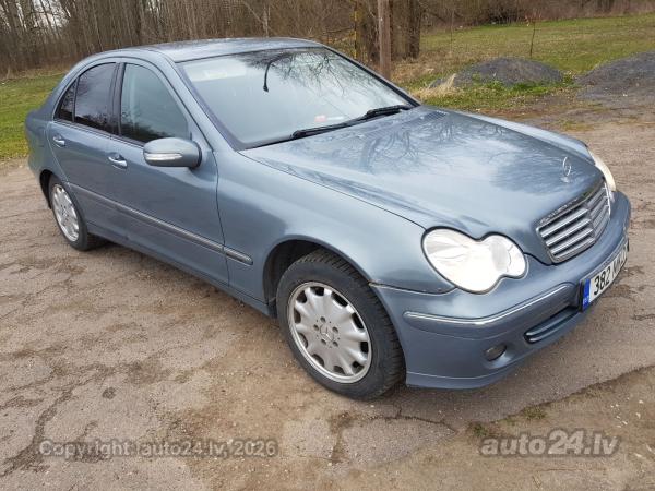 Blue Mercedes-Benz C-Class 2005 in Tallinn, with an engine capacity of 1.80 L and mileage of 0 thousand km for 2500 €, photo 3 on AUTOMOTO.COM.LV