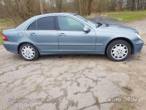 Синий Мерседес Ц-Класс 2005 в Таллин, объемом двигателя 1.80 л и пробегом 0 тыс. км за 2500 €, фото 7 на AUTOMOTO.COM.LV
