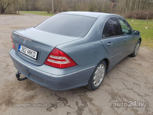 Blue Mercedes-Benz C-Class 2005 in Tallinn, with an engine capacity of 1.80 L and mileage of 0 thousand km for 2500 €, photo 7 on AUTOMOTO.COM.LV
