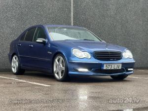 Zils Mercedes-Benz C-Class 2006 Pērnava, ar dzinēja tilpumu 3.00 L un nobraukumu 271 tūkst. km par 4390 €, foto 5 vietnē AUTOMOTO.COM.LV