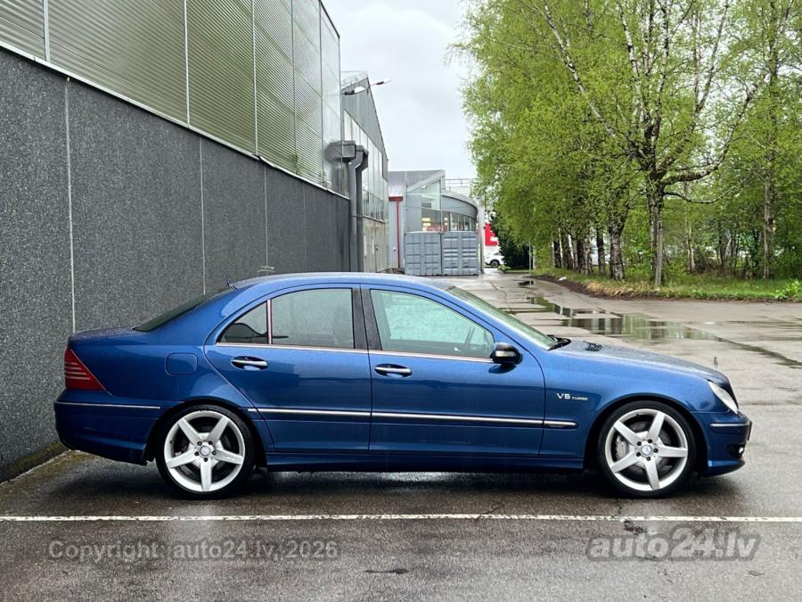 Zils Mercedes-Benz C-Class 2006 Pērnava, ar dzinēja tilpumu 3.00 L un nobraukumu 271 tūkst. km par 4390 €, foto 6 vietnē AUTOMOTO.COM.LV