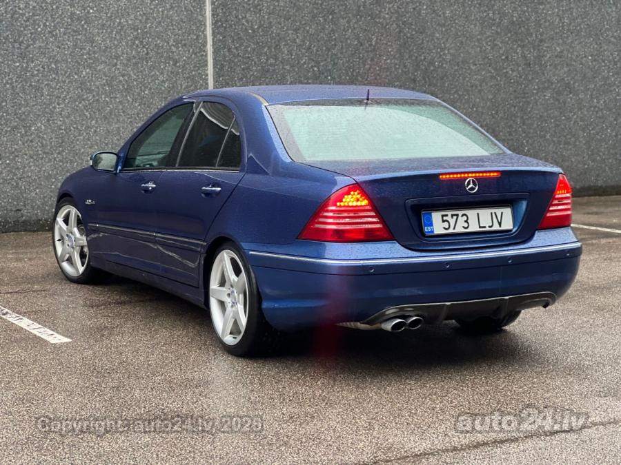 Zils Mercedes-Benz C-Class 2006 Pērnava, ar dzinēja tilpumu 3.00 L un nobraukumu 271 tūkst. km par 4390 €, foto 8 vietnē AUTOMOTO.COM.LV