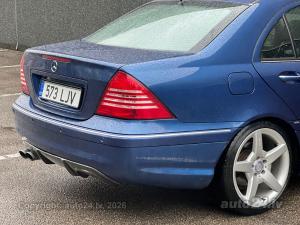 Zils Mercedes-Benz C-Class 2006 Pērnava, ar dzinēja tilpumu 3.00 L un nobraukumu 271 tūkst. km par 4390 €, foto 12 vietnē AUTOMOTO.COM.LV