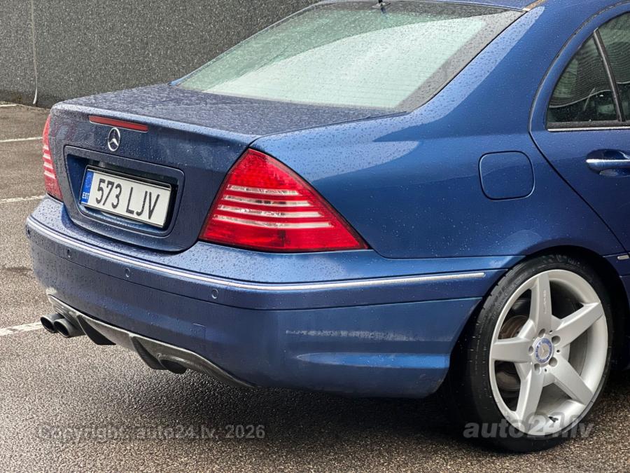 Zils Mercedes-Benz C-Class 2006 Pērnava, ar dzinēja tilpumu 3.00 L un nobraukumu 271 tūkst. km par 4390 €, foto 12 vietnē AUTOMOTO.COM.LV