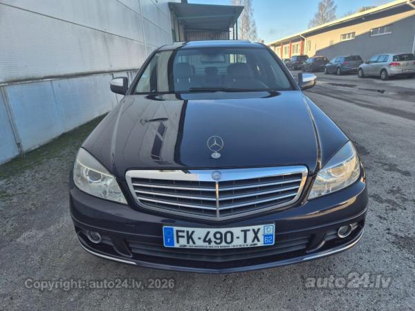 Zils Mercedes-Benz C-Class 2008 Pērnava, ar dzinēja tilpumu 3.00 L un nobraukumu 240 tūkst. km par 4999 €, foto 2 vietnē AUTOMOTO.COM.LV