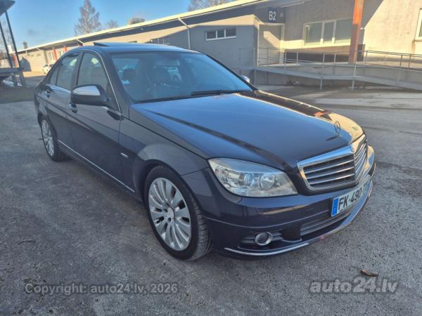Zils Mercedes-Benz C-Class 2008 Pērnava, ar dzinēja tilpumu 3.00 L un nobraukumu 240 tūkst. km par 4999 €, foto 3 vietnē AUTOMOTO.COM.LV