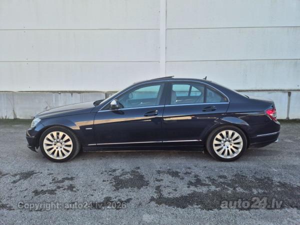 Zils Mercedes-Benz C-Class 2008 Pērnava, ar dzinēja tilpumu 3.00 L un nobraukumu 240 tūkst. km par 4999 €, foto 7 vietnē AUTOMOTO.COM.LV