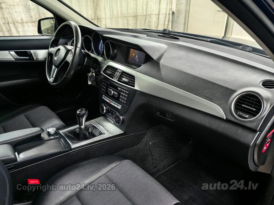 Zils Mercedes-Benz C-Class 2012 Viljandi, ar dzinēja tilpumu 2.10 L un nobraukumu 212 tūkst. km par 8390 €, foto 4 vietnē AUTOMOTO.COM.LV