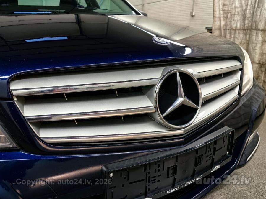 Zils Mercedes-Benz C-Class 2012 Viljandi, ar dzinēja tilpumu 2.10 L un nobraukumu 212 tūkst. km par 8390 €, foto 12 vietnē AUTOMOTO.COM.LV