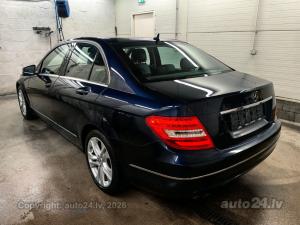 Zils Mercedes-Benz C-Class 2012 Viljandi, ar dzinēja tilpumu 2.10 L un nobraukumu 212 tūkst. km par 8390 €, foto 15 vietnē AUTOMOTO.COM.LV