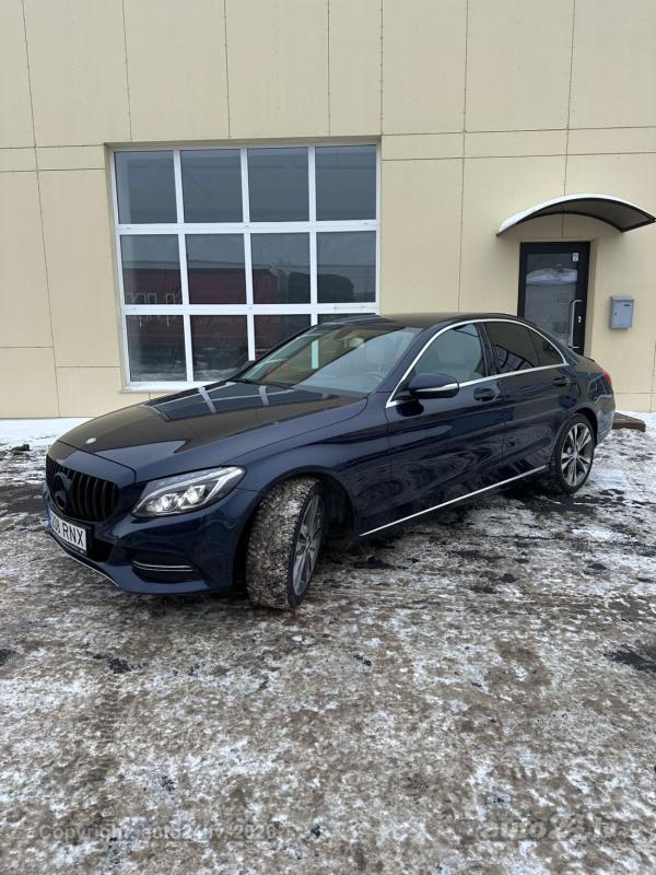Blue Mercedes-Benz C-Class 2015 in Tallinn, with an engine capacity of 2.10 L and mileage of 311 thousand km for 13500 €, photo 2 on AUTOMOTO.COM.LV