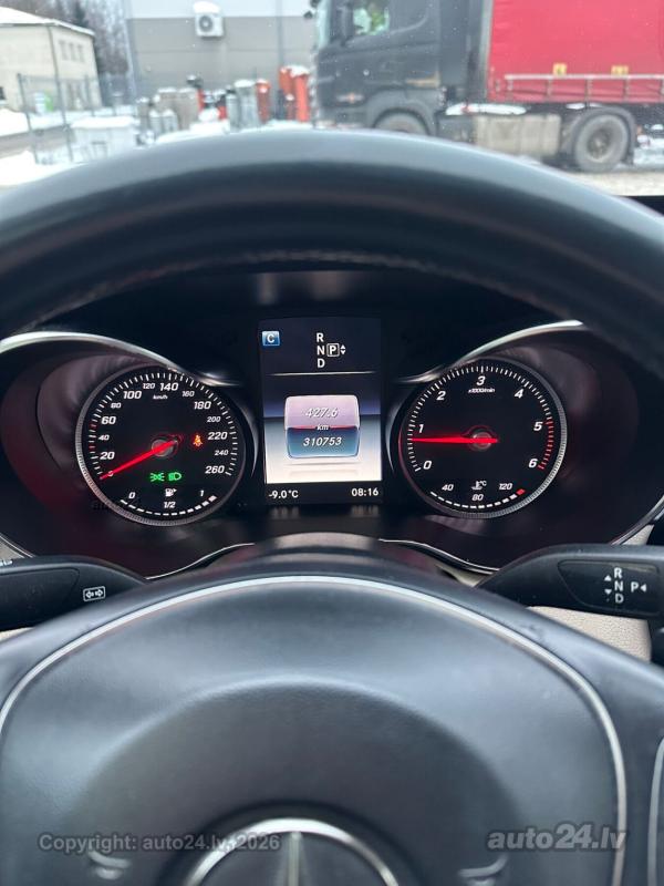 Blue Mercedes-Benz C-Class 2015 in Tallinn, with an engine capacity of 2.10 L and mileage of 311 thousand km for 13500 €, photo 6 on AUTOMOTO.COM.LV
