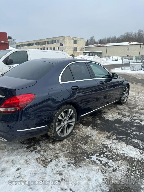 Blue Mercedes-Benz C-Class 2015 in Tallinn, with an engine capacity of 2.10 L and mileage of 311 thousand km for 13500 €, photo 7 on AUTOMOTO.COM.LV