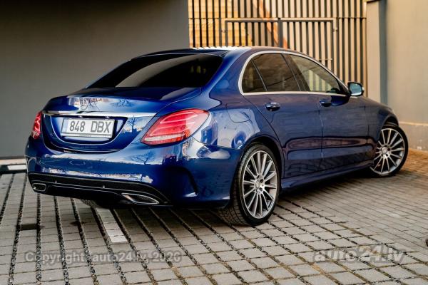 Blue Mercedes-Benz C-Class 2015 in Parnu, with an engine capacity of 2.10 L and mileage of 286 thousand km for 13500 €, photo 3 on AUTOMOTO.COM.LV