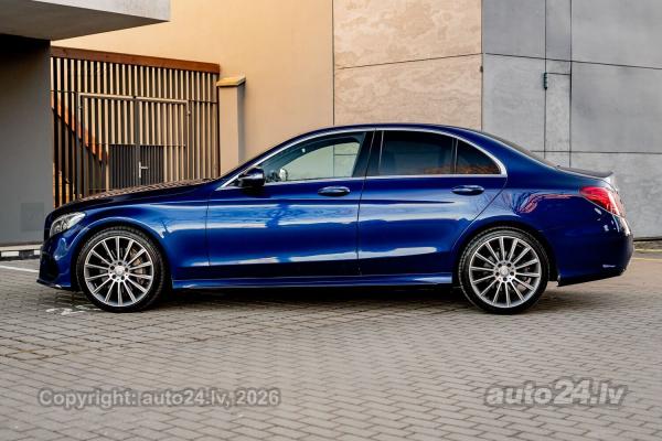 Blue Mercedes-Benz C-Class 2015 in Parnu, with an engine capacity of 2.10 L and mileage of 286 thousand km for 13500 €, photo 6 on AUTOMOTO.COM.LV