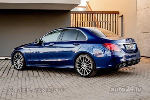 Blue Mercedes-Benz C-Class 2015 in Parnu, with an engine capacity of 2.10 L and mileage of 286 thousand km for 13500 €, photo 7 on AUTOMOTO.COM.LV