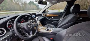 Zils Mercedes-Benz C-Class 2018 Tallina, ar dzinēja tilpumu 2.10 L un nobraukumu 268 tūkst. km par 19000 €, foto 7 vietnē AUTOMOTO.COM.LV