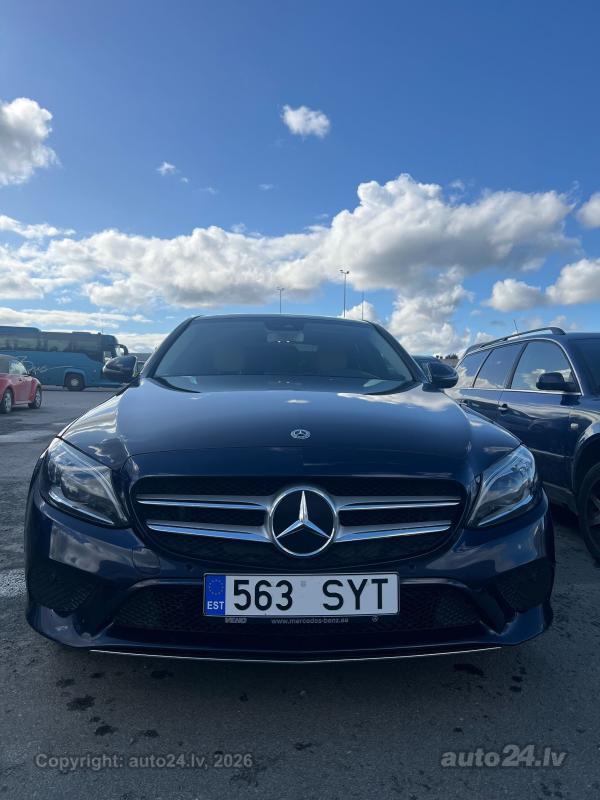 Мерседес Ц-Класс 2019 в Таллин на AUTOMOTO.COM.LV Синий Мерседес Ц-Класс 2019 в Таллин, объемом двигателя 2.00 л и пробегом 131 тыс. км за 24500 €, фото 3 на AUTOMOTO.COM.LV