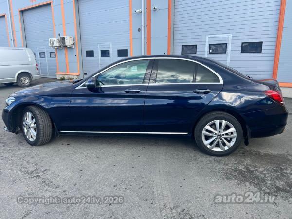 Мерседес Ц-Класс 2019 в Таллин на AUTOMOTO.COM.LV Синий Мерседес Ц-Класс 2019 в Таллин, объемом двигателя 2.00 л и пробегом 131 тыс. км за 24500 €, фото 5 на AUTOMOTO.COM.LV
