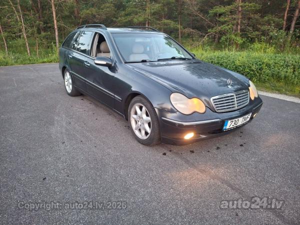 Синий Мерседес Ц-Класс 2001 в Таллин, объемом двигателя 2.60 л и пробегом 198 тыс. км за 1300 €, фото 5 на AUTOMOTO.COM.LV